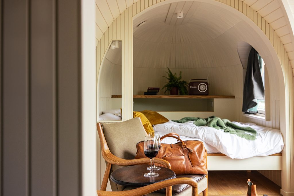 Forest Cabin Couples - mountcongreve.com